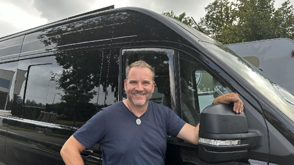 Richard transformeerde een Volkswagen Crafter naar camper. - BigTravel.nl